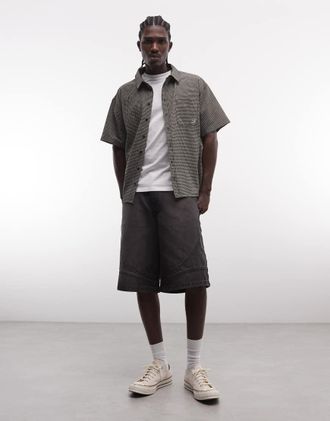 Liquor & Poker Jeans-Jorts in verwaschenem Schwarz mit Nahtdetail