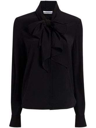 Another Tomorrow Kreppbluse mit Schleifenkragen - Schwarz