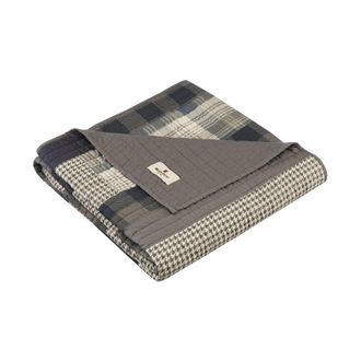 Woolrich WOOLRICH Luxury Quilted Throw - Cabin Lifestyle, Patchwork with Moose Design All Season, Lightweight and Breathable Cozy Bedding Layer Throws for Couc