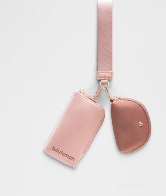 lululemon Doppelbeutel Wallet in Tea Rose/Red Clay