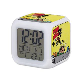 Fabulous Wecker Würfel, beleuchtet, Weiß - Gaston Endormie Band Französisch Vintage - 7,8 x 7,8 x 7,8 cm - Retro Beleuchtung Mehrfarbig LED