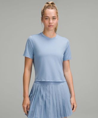 lululemon Ultraleichtes T-Shirt in Taillenl&auml;nge f&uuml;r Frauen - Gr&ouml;&szlig;e 12 in Blue Willow