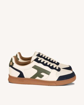 Faguo Baskets en cuir &eacute;cru et bleu marine