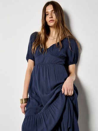 Apricot Maxikleid Maxikleid mit Stufenrock und Knitteroptik Einfarbig