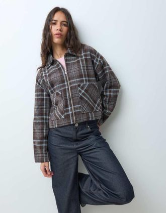 Vila kurze strukturierte Harrington-Jacke in Braun und Blau kariert