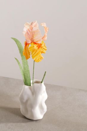 Completedworks Vase En C&eacute;ramique Et Fleur En Papier Iris X Sister By Studio Ashby - Blanc
