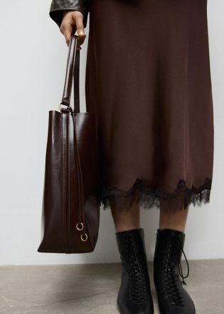 Mango Sac port&eacute; &eacute;paule finition brillante chocolat - Femme - Taille unique - MANGO