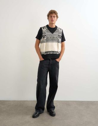Topman Stricktanktop mit lockerer Passform, Fair-Isle-Muster und V-Ausschnitt in Schwarz-Wei&szlig;
