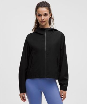 lululemon Leichte, wasserdichte Laufjacke f&uuml;r Frauen - Gr&ouml;&szlig;e 2XS in Black
