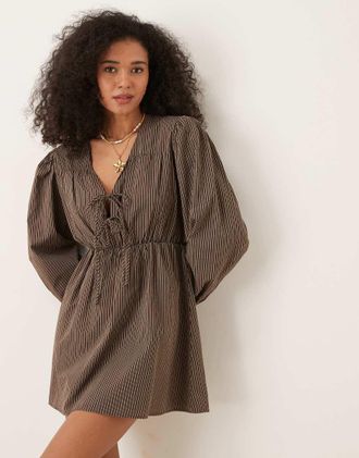 Glamorous Robe babydoll fronc&eacute;e - Marron &agrave; rayures