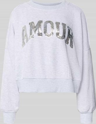 Miss Goodlife Oversized Sweatshirt mit Pailletten-Besatz Modell Amour