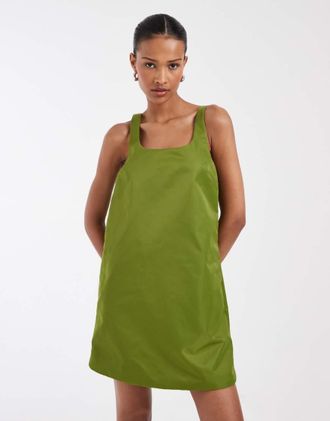 & Other Stories Mini-Sommerkleid in Gr&uuml;n mit verstellbarem Kordelzug und Knopf am Saum