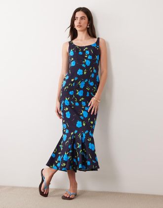 Asos Midi-Sommerkleid in Schwarz mit U-Ausschnitt, Godet, Schwalbenschwanz und Blumenmuster-Bunt