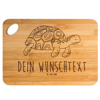Mr. & Mrs. Panda Personalisiertes Schneidebrett Schildkr&ouml;te Marschieren - Personalisierte Geschenke, Fr&uuml;hst&uuml;cksbrett Selbst Gestalten, Mit Gravur, Namen, Schildkr&ouml;ten,