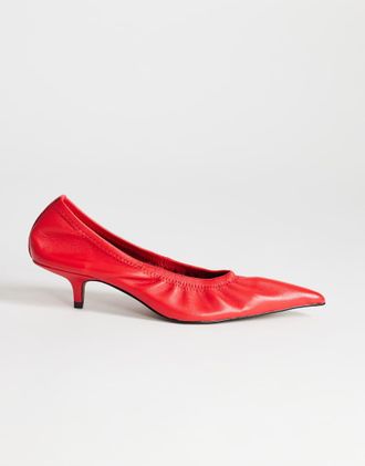 Topshop Arizona - Escarpins en cuir v&eacute;ritable fronc&eacute; &agrave; petit talon - Rouge