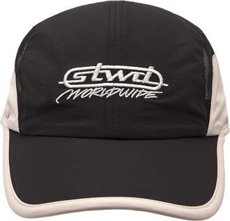 Pull & Bear Cap STWD