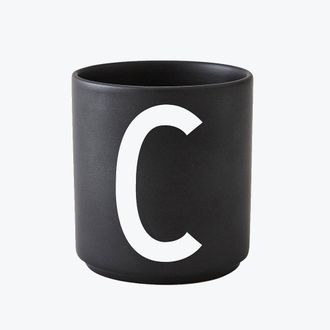 DESIGN LETTERS Buchstabenbecher Schwarz - Porzellan - Zylinderform - Becher - Tasse - 1 Stück - 8 cm Ø x 9 cm H