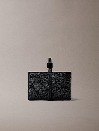 Calvin Klein Portefeuille en cuir grain&eacute; anti-RFID avec dragonne