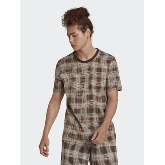 adidas T-Shirt Reveal Allover Print HK2744 Braun Regular Fit