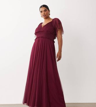 Lace & Beads Plus robe longue de demoiselle dhonneur en tulle &agrave; taille fronc&eacute;e, col V et manches volant&eacute;es, couleur figue-Rouge