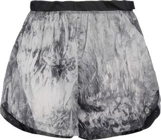 Nike HOSEN & R&Ouml;CKE - Shorts & Bermudashorts auf YOOX.COM