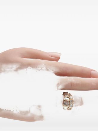 Bulgari Serpenti Viper diamond and mother-of-pearl ring - Gold