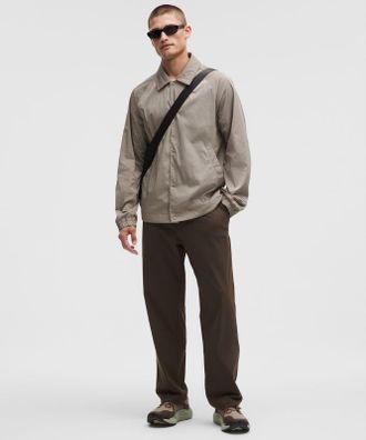 lululemon Daydrift Hose im Classic Fit Normale L&auml;nge f&uuml;r M&auml;nner - Gr&ouml;&szlig;e 2XL in Olive Brown