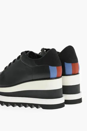 Stella McCartney Sneakers ELYSE aus veganem Leder mit 8 cm zweifarbigem Keilabsatz Stella McCartney