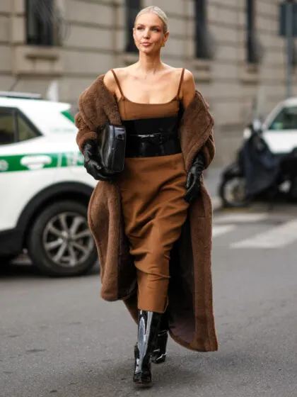 Quel manteau porter par-dessus une robe longue ?