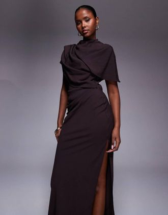 Asos Robe longue avec corsage drapé façon cape à col montant - Chocolat-Brown