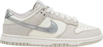 Nike Femme, Chaussures, Gris, Taille: 40 1/2 EU Dunk Low Silver Swoosh