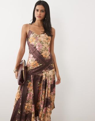 Miss Selfridge Satin-Midikleid mit Perlenbesatz und Blumenmuster-Multi