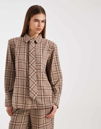 4th & Reckless Kariertes angerautes Baumwollhemd in Beige mit Schulterpolstern und Krawattendetail, Kombiteil-Bunt