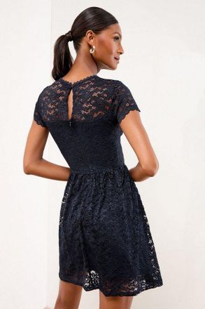 Lipsy Minikleid Lipsy Skater-Minikleid mit Spitze, tiefer Taille (1-tlg)