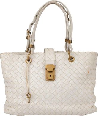 Bottega Veneta Crossbody Bags - Bottega Veneta White Intrecciato Leather Lock Hand - Gr. unisize - in Weiß - für Damen