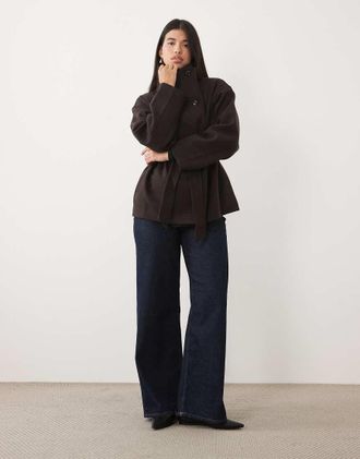 Gina Tricot Gina Tricot veste courte &agrave; col chemin&eacute;e montant en laine marron fonc&eacute;
