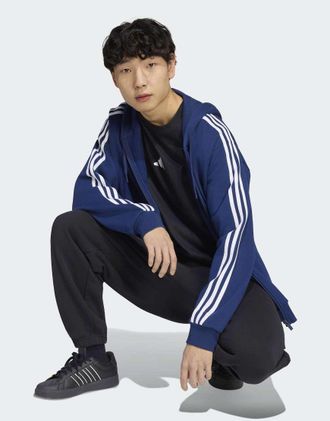 adidas adidas Performance - Essentials - Sweat &agrave; capuche zipp&eacute; en tissu-&eacute;ponge avec logo &agrave; 3 bandes - Bleu marie &eacute;quipe 2/blanc