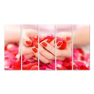 Islandburner Bild auf Leinwand Weibliche H&auml;nde mit roten N&auml;geln, die rote und rosa Rosenbl&auml;tter halten. Wandbild Leinwandbild Kunstdruck Poster 170x80cm - 5 Teile 