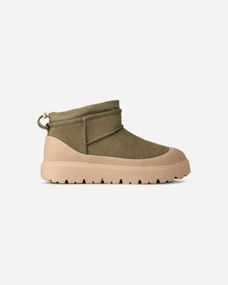 UGG Classic Ultra Mini Weather Hybrid Boot f&uuml;r Herren in Green, Gr&ouml;&szlig;e Wildleder