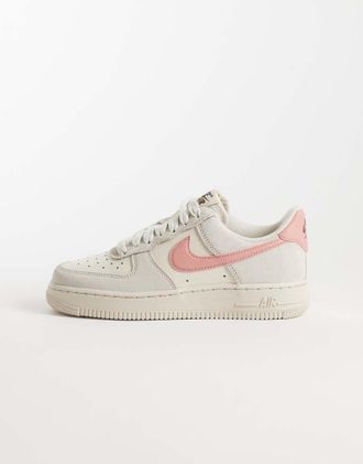 Nike Air Force 1 Sneaker in Sanddrift / Rostrosa / Burgunderrot-Braun
