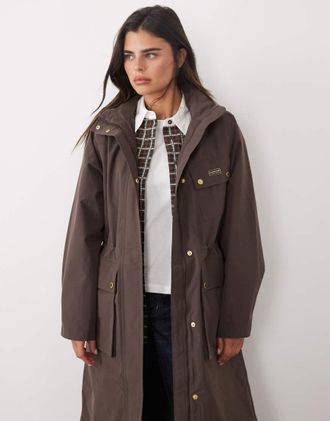 Barbour Serravalle wasserdichte lange Jacke mit Kapuze in Tr&uuml;ffelbraun