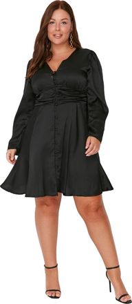 Trendyol Damen Übergröße Regular A-Linie V-Ausschnitt Webstoff Große Größen in Kleid, Schwarz, 46 EU