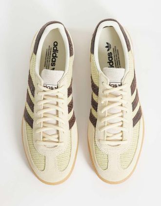 adidas Originals Handball Spezial - Sneaker in Gelb und Braun mit Gummisohle