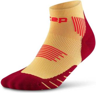 CEP Kurze Laufsocken mit Kompression f&uuml;r Damen, Core 5.0 Low Cut, Gr&ouml;&szlig;e III/M / 37-40, marigold/burgunder