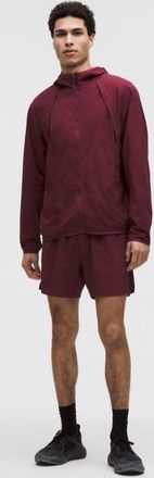 lululemon Short Mile Maker Run Crew doubl&eacute; pour Hommes - 15 cm - Burgundy - Taille 2XL