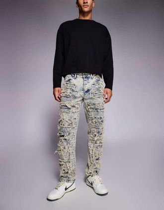 Liquor & Poker Locker geschnittene Denim-Jeans in hellblauer Waschung mit gestauchtem Saum und Riss- und Flickendetails