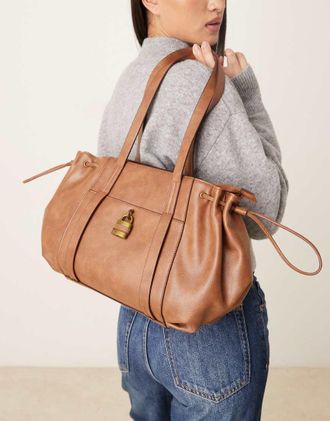 Accessorize Schultertasche in Hellbraun mit Vorh&auml;ngeschloss-Detail-Brown