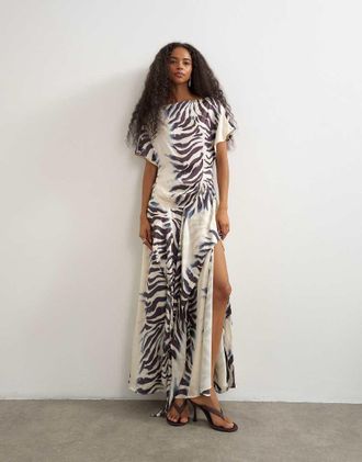 Topshop robe longue premium en satin de viscose &agrave; taille nou&eacute;e tombante imprim&eacute; z&egrave;bre monochrome-Multi