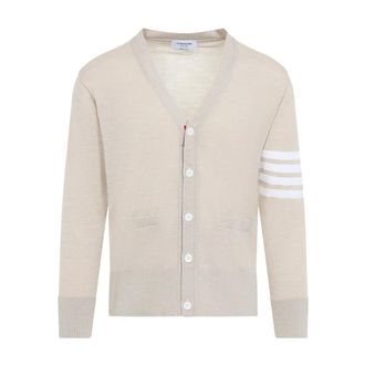 Thom Browne Cardigan classique col V en laine M&eacute;rinos 4-Bar - Homme - Pulls - Beige - Taille: 4XL