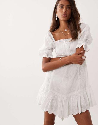 Miss Selfridge Robe babydoll en dentelle brod&eacute;e - Blanc
